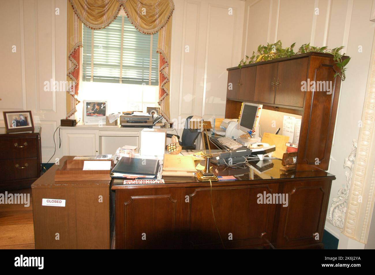Retirement ceremony for Helen Ellis and Lee Young, members of Deputy ...
