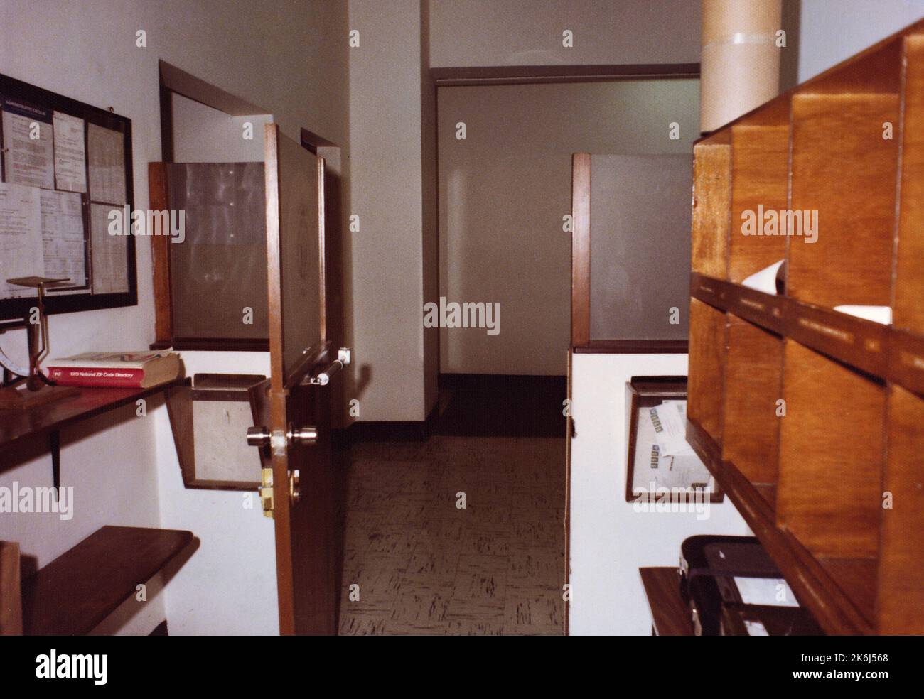 Guayaquil - Consulate Office Building - 1976, United States photographs ...