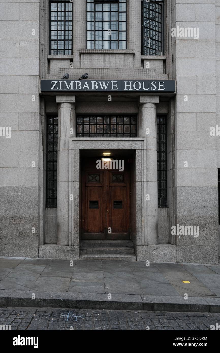 Zimbabwe house strand hi-res stock photography and images - Alamy