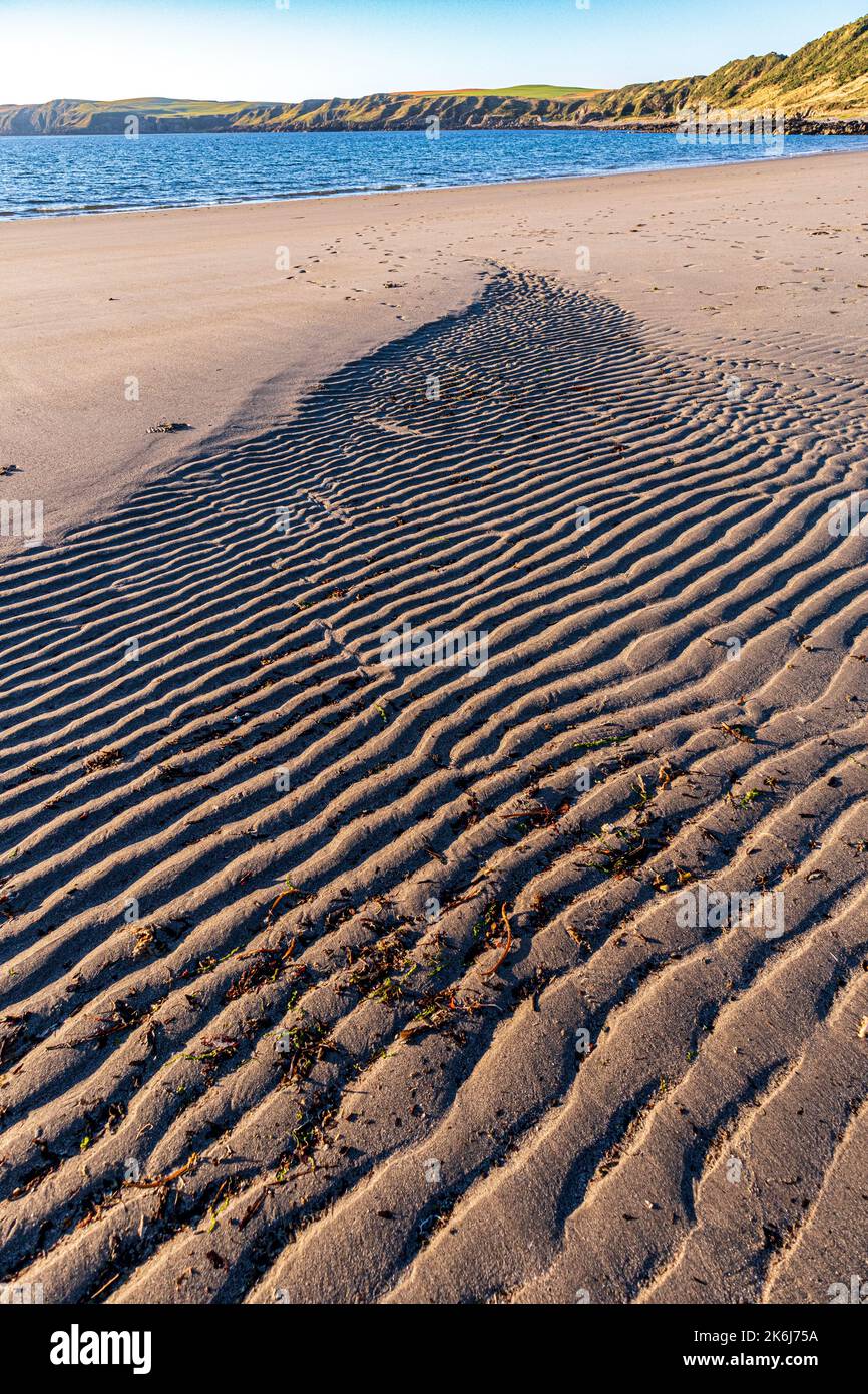 Wave patterns in sand hi-res stock photography and images - Alamy