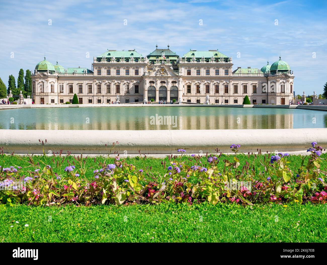 View with Belvedere Palace (Schloss Belvedere) built in Baroque ...