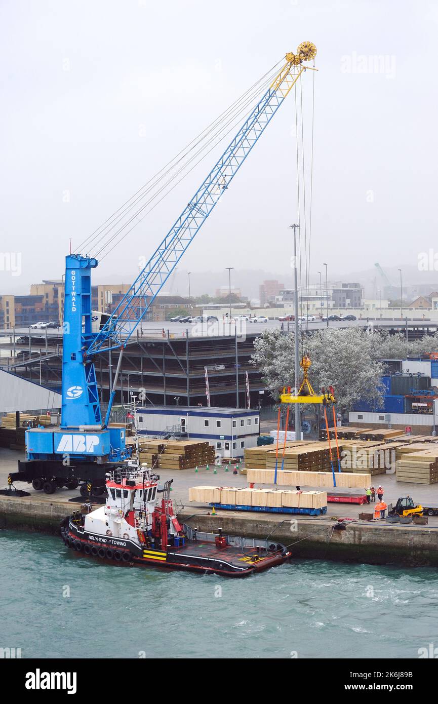 Southampton, England - 30th September 2021:Tug Afon Las -2JEM8 - and a ...