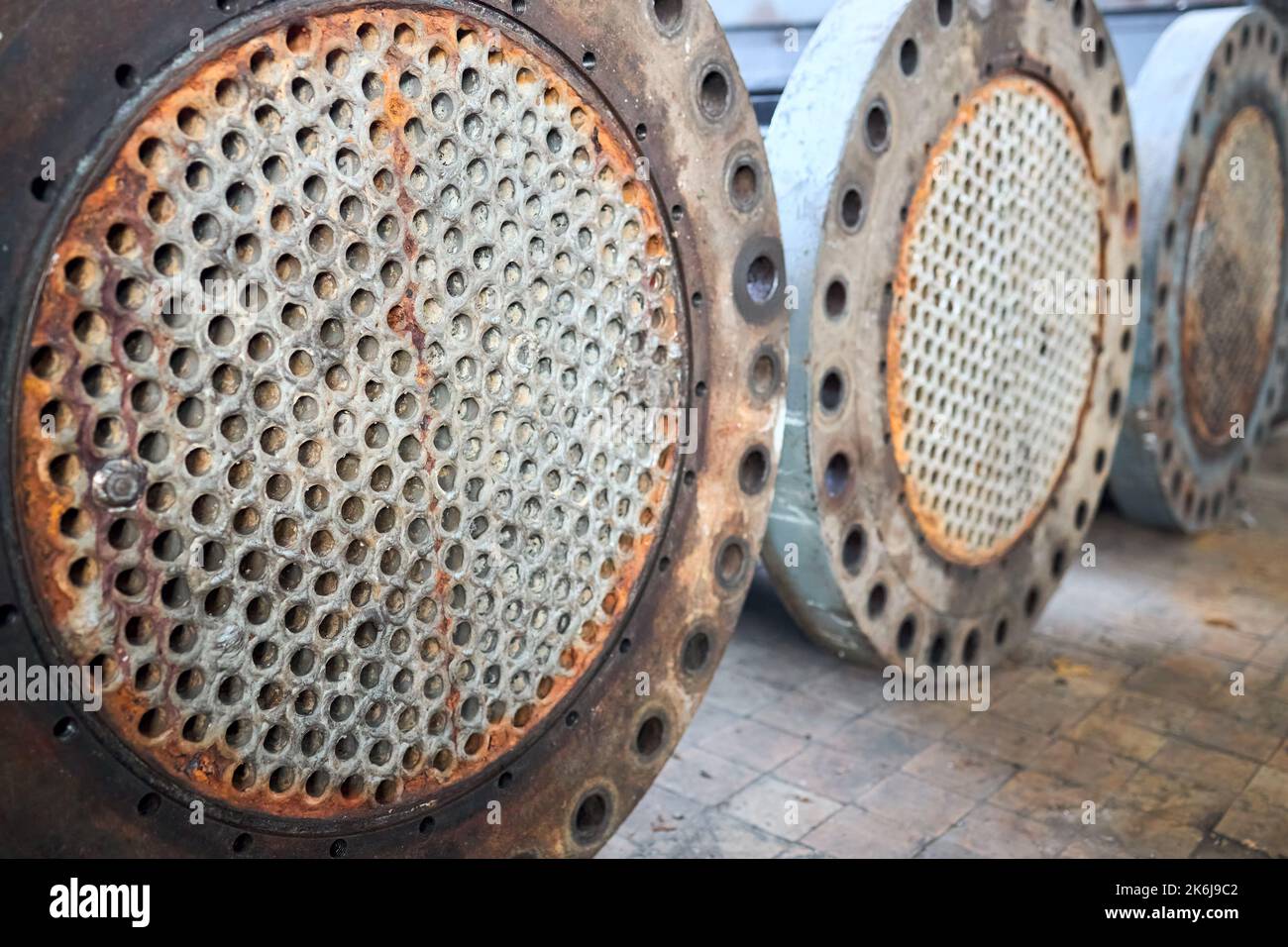 Corrosion, refinery heat exchanger chiller tubes with flange system ...