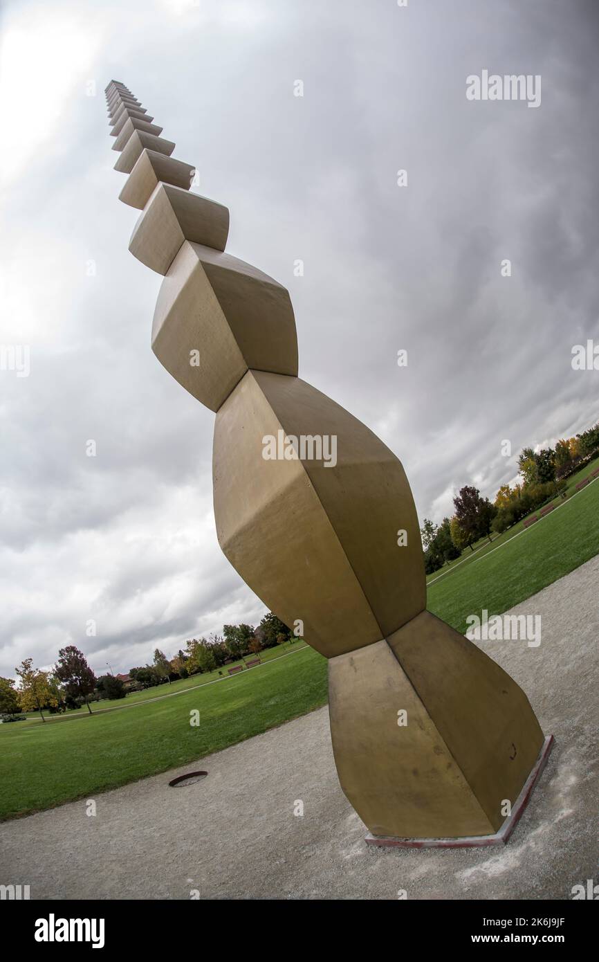 Constantin Brancusi Infinite Column in Romania – fisheye view Stock ...