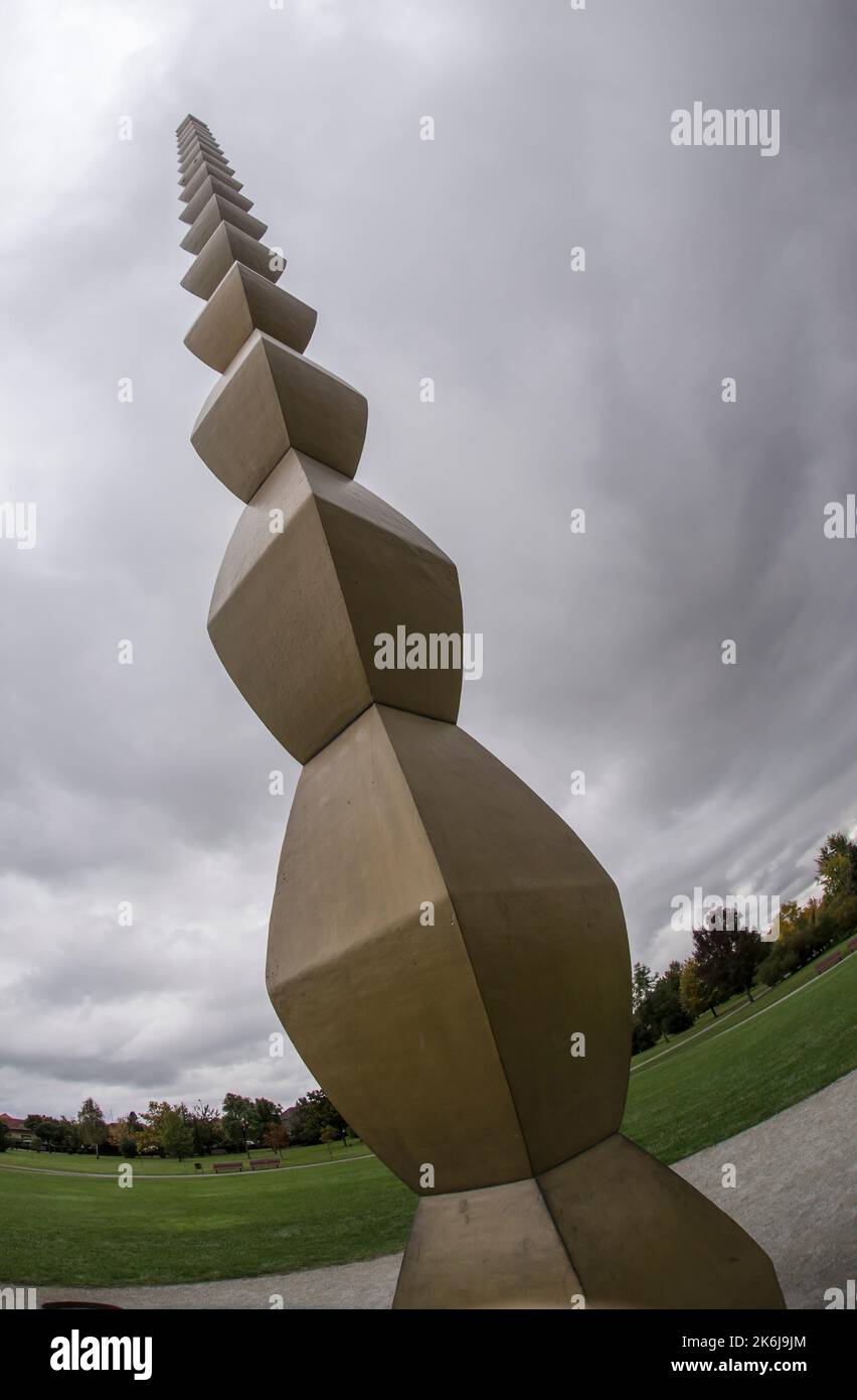 Constantin Brancusi Infinite Column in Romania – fisheye view Stock ...