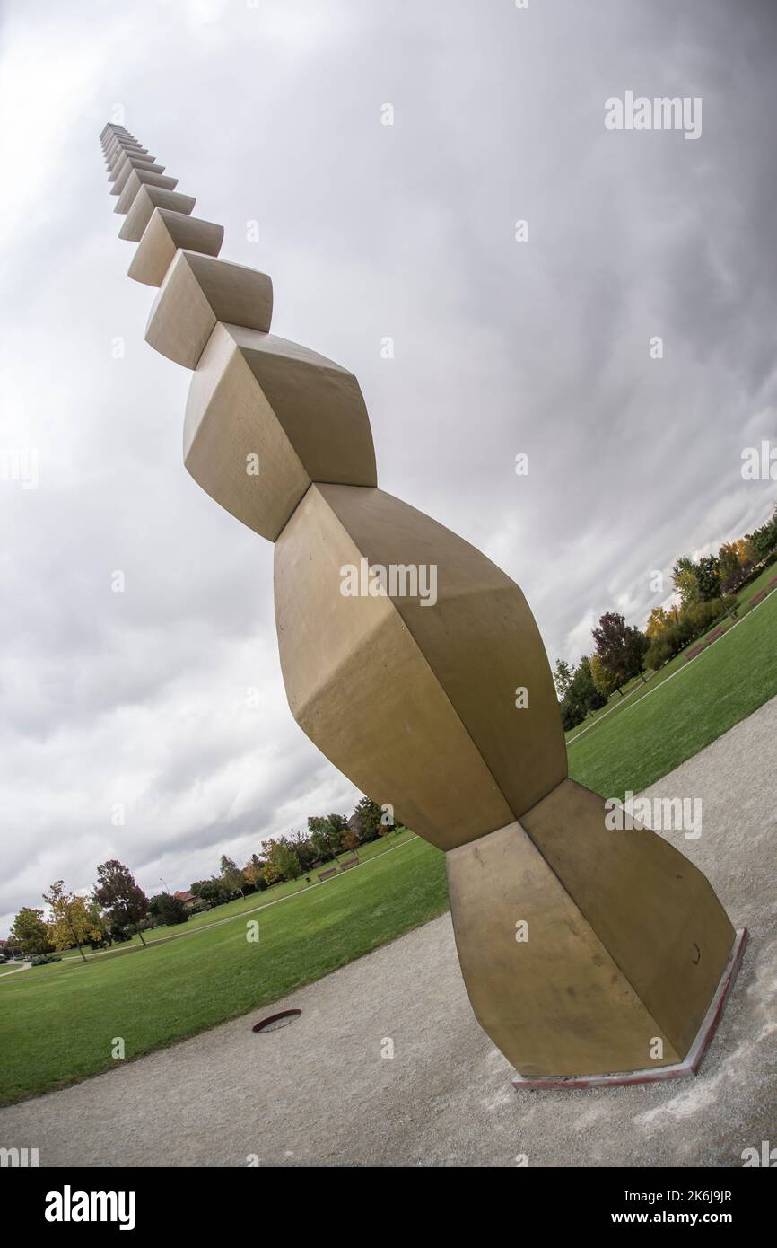 Constantin Brancusi Infinite Column in Romania – fisheye view Stock ...
