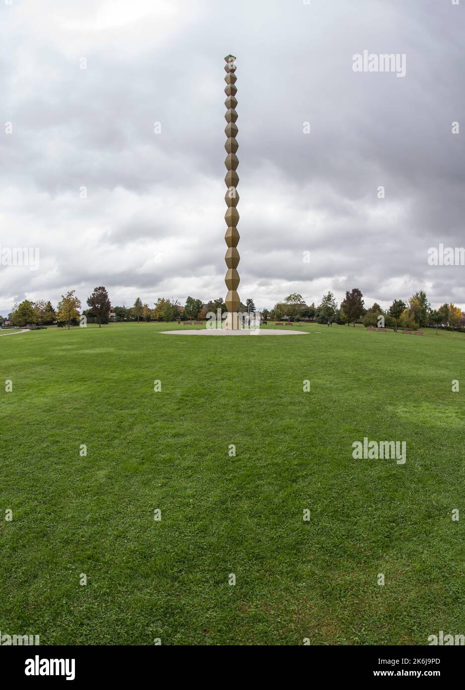 Constantin Brancusi Infinite Column in Romania – fisheye view Stock ...