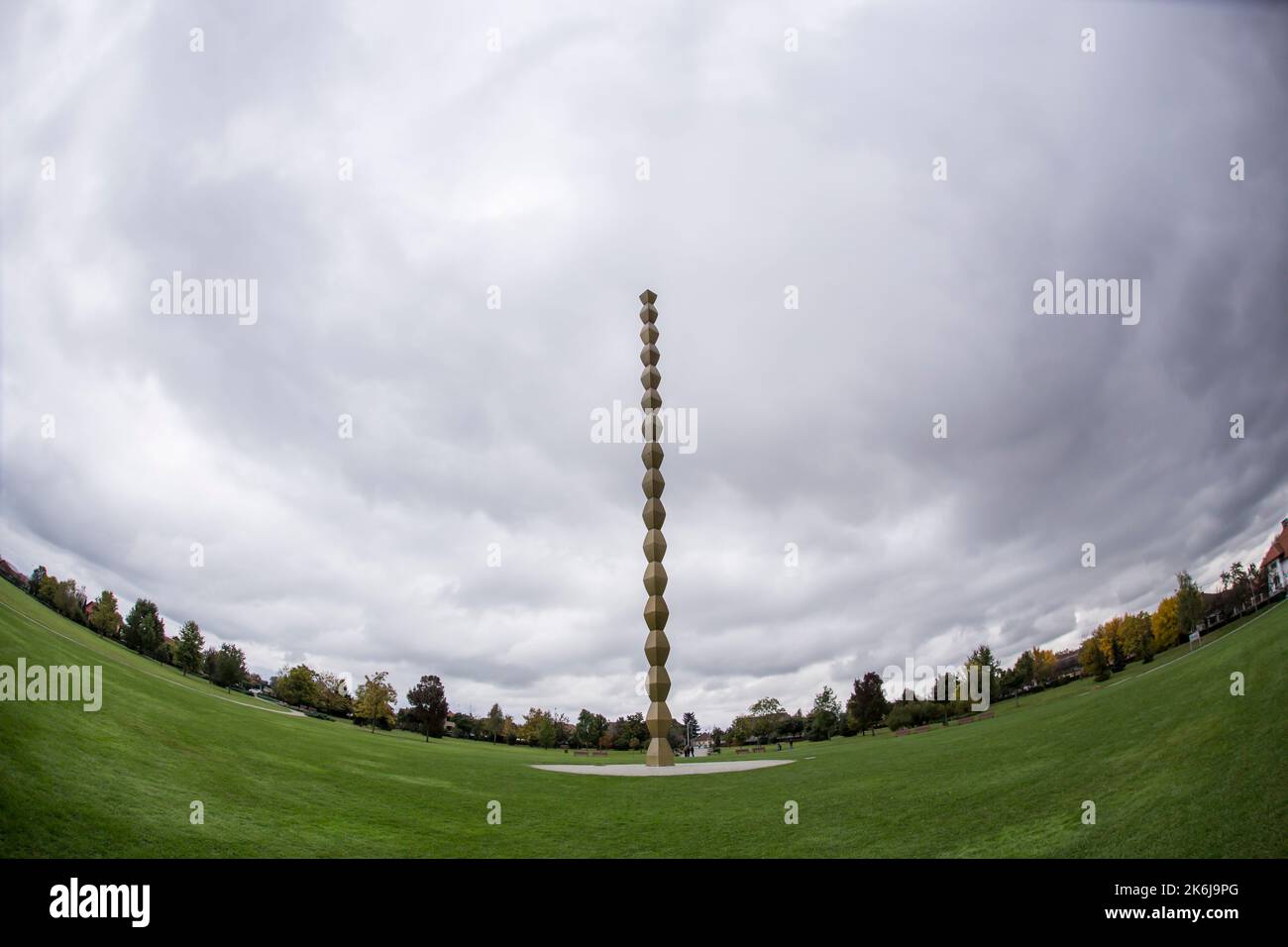 Constantin Brancusi Infinite Column in Romania – fisheye view Stock ...