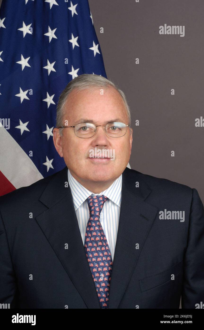 Official portrait of Craig Stapleton, U.S. Ambassador to France Stock ...