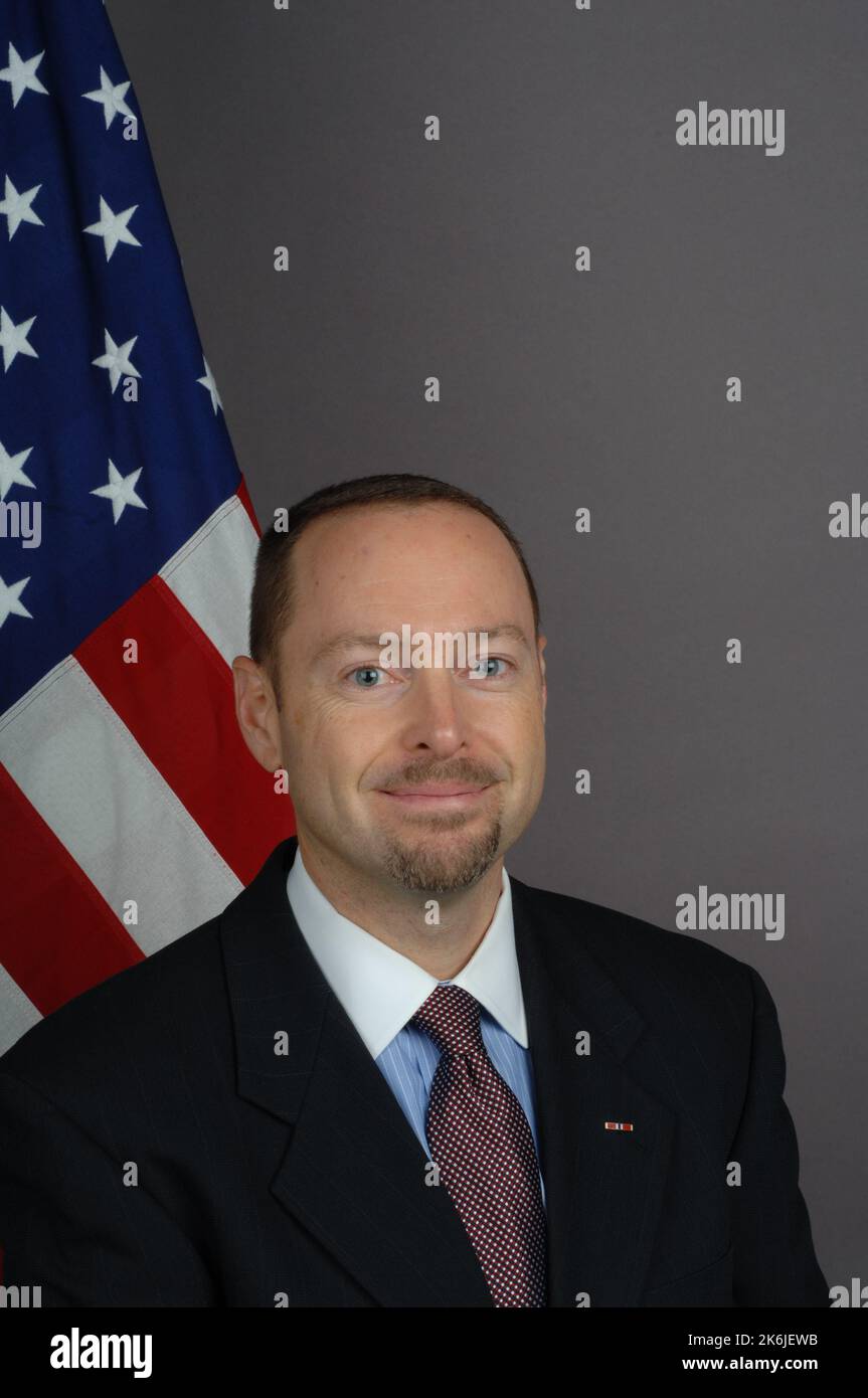 Official portrait of John Hillen, Assistant Secretary for Political ...