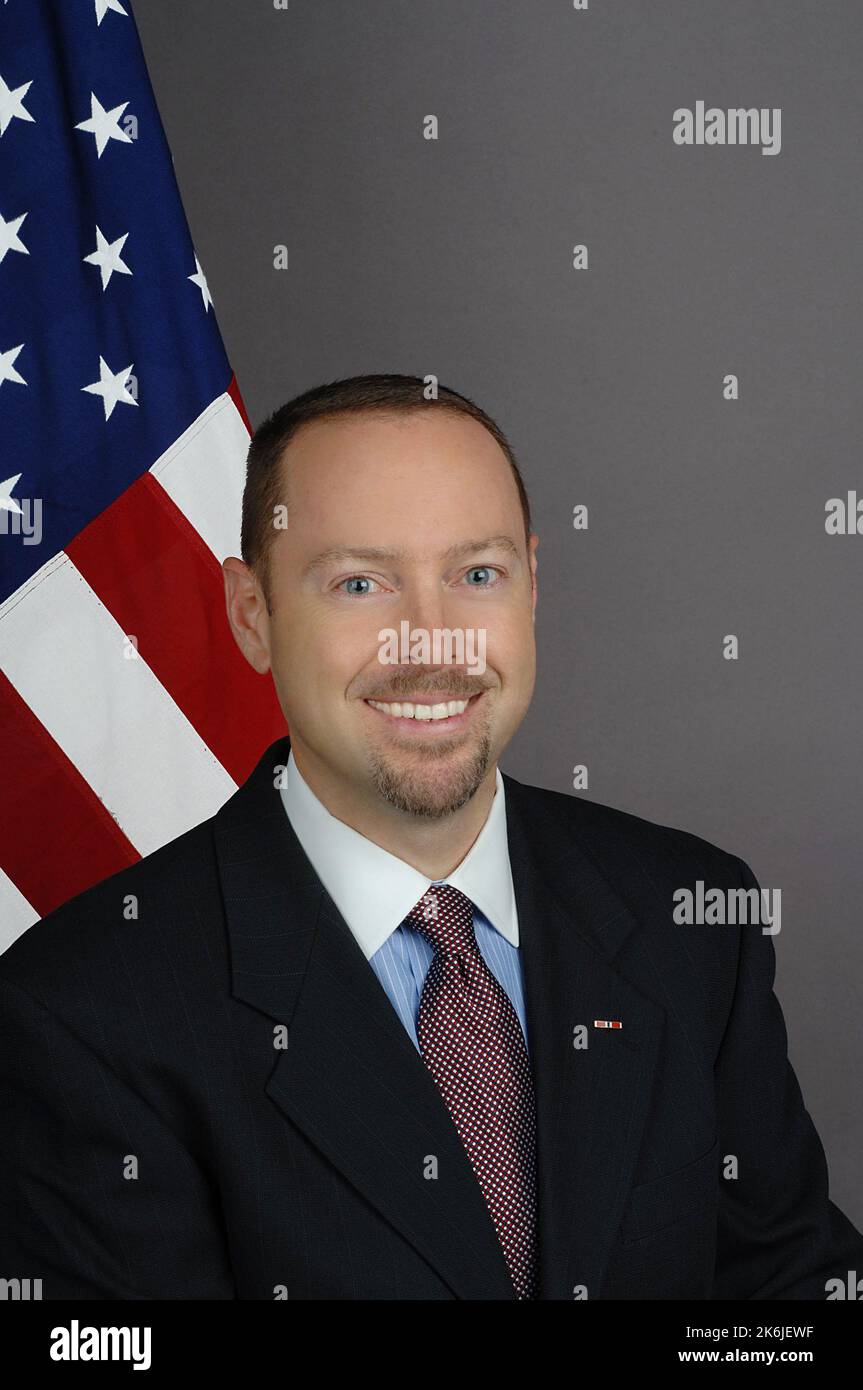 Official portrait of John Hillen, Assistant Secretary for Political ...