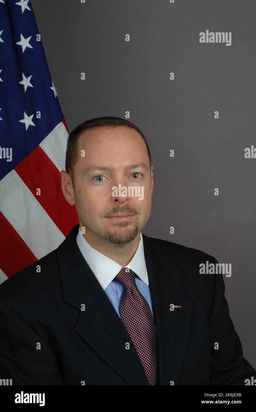 Official portrait of John Hillen, Assistant Secretary for Political ...