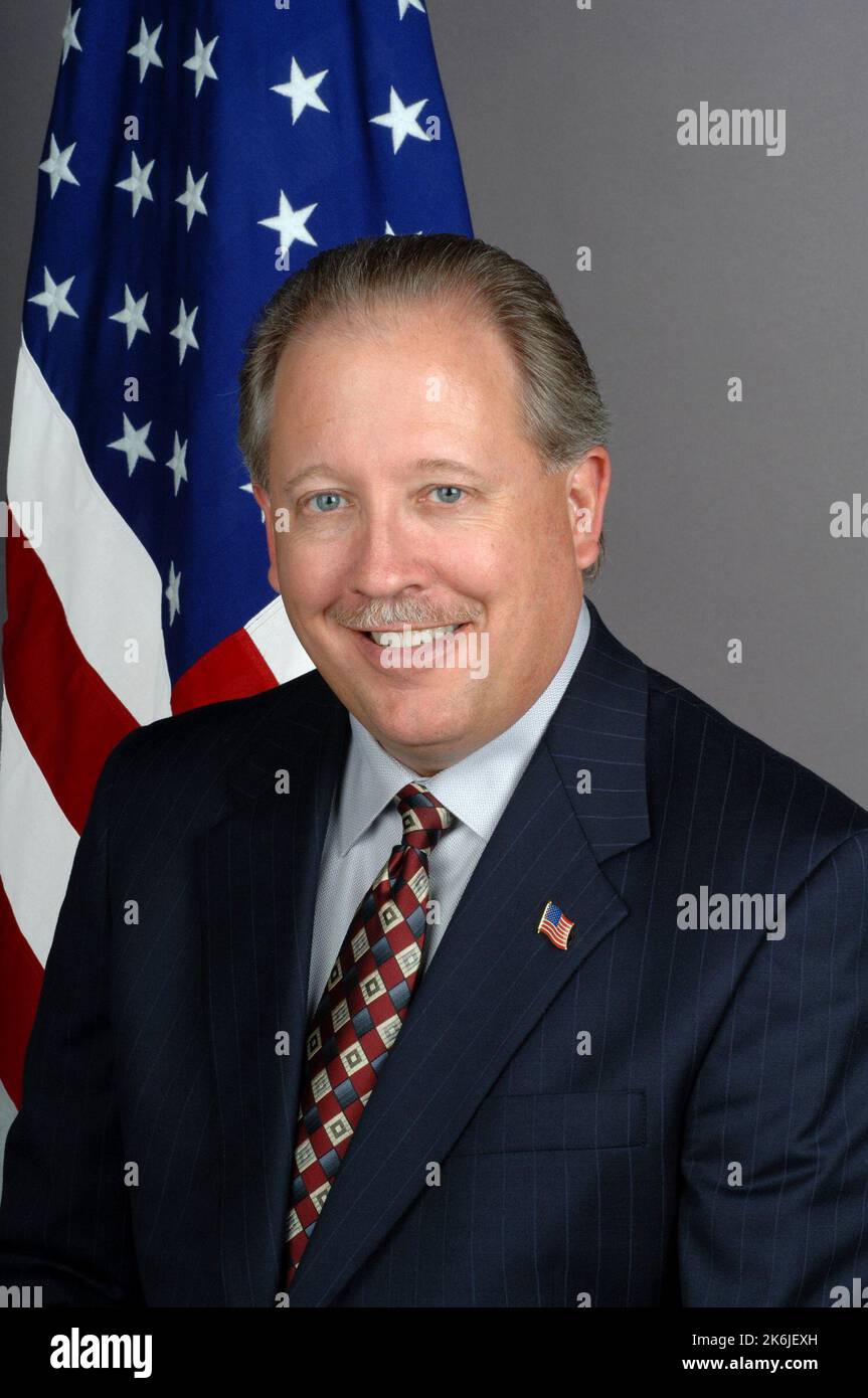 Official portrait of Thomas Shannon, Jr., Assistant Secretary for ...