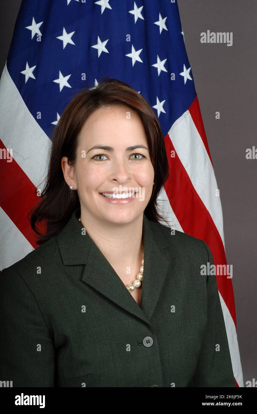 Official portrait of Kristen Silverberg, Assistant Secretary for ...
