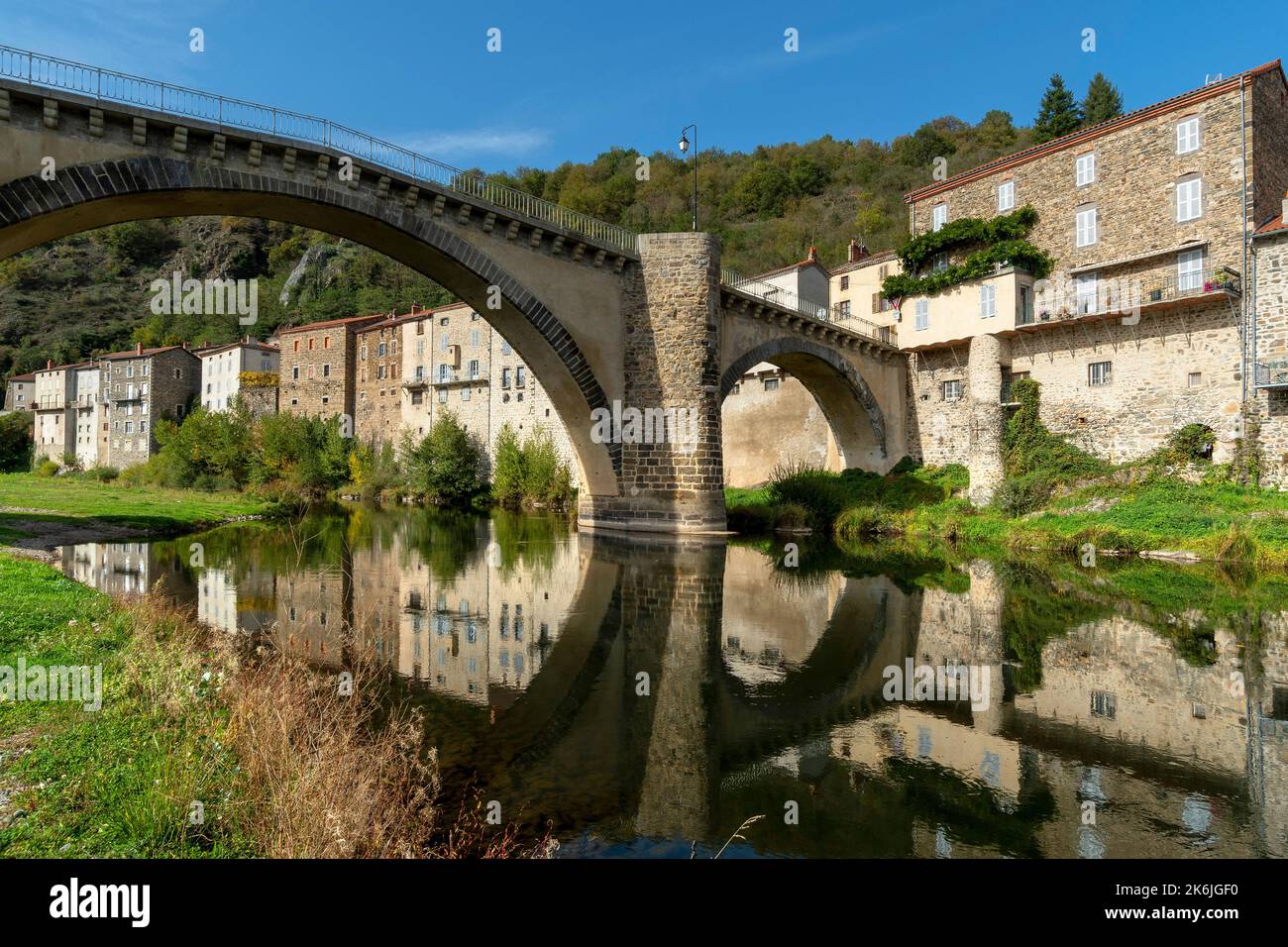 Lavoute Chilhac labelled Les Plus Beaux Villages de France, Arch bridge ...