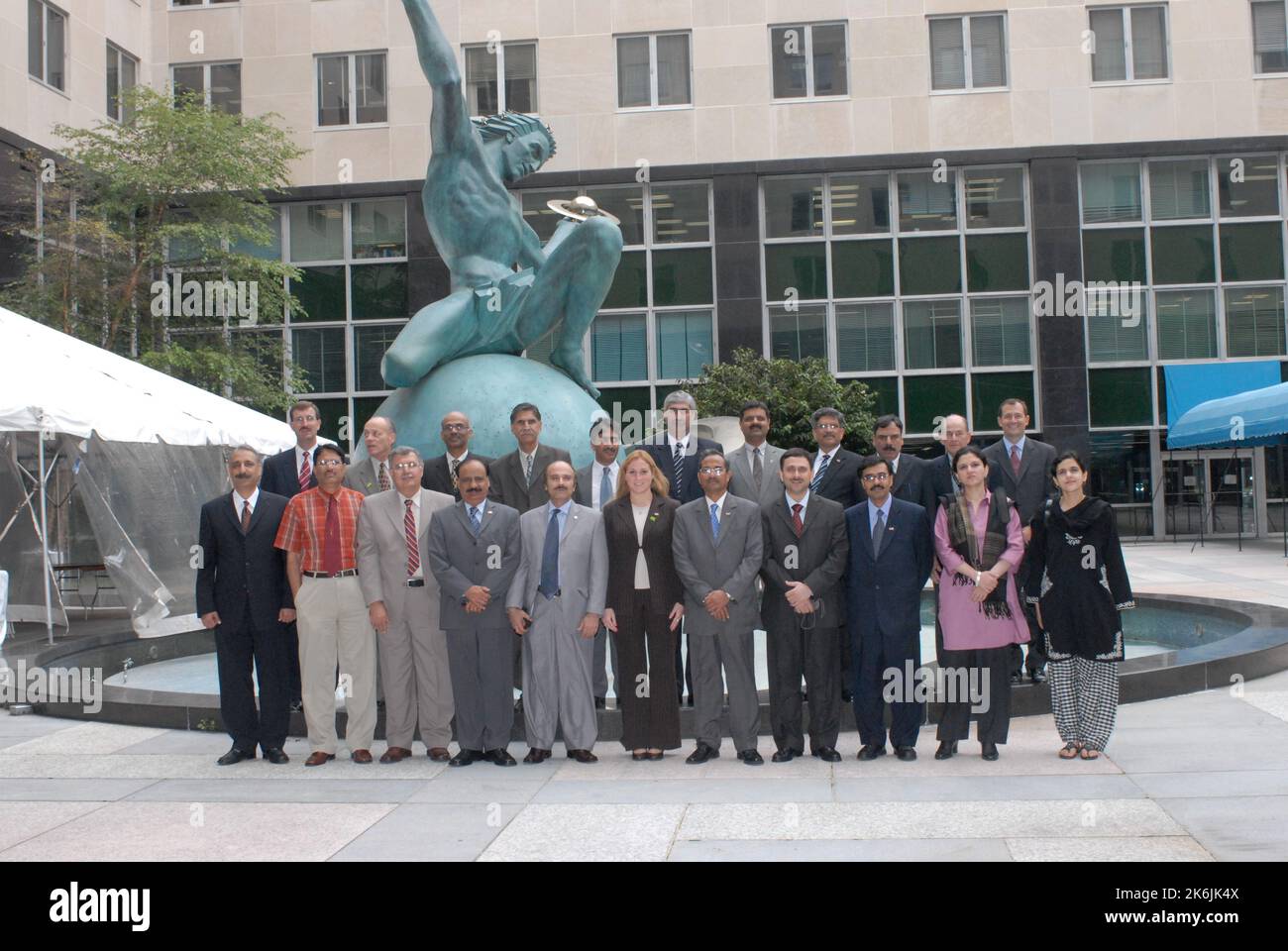 Official delegation from Pakistan, posing in front of "The Expanding ...