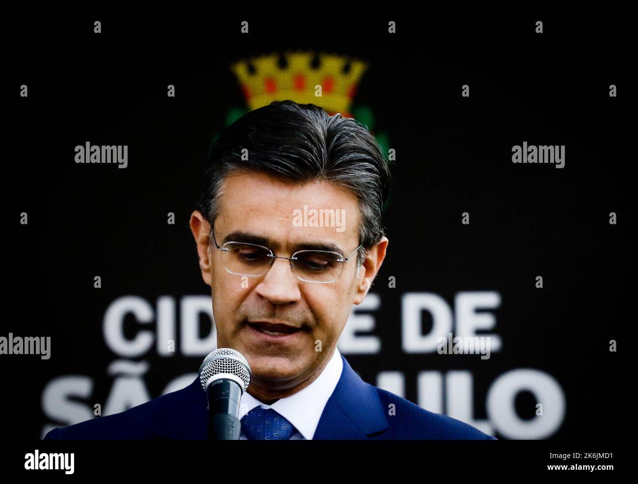 52 años hi-res stock photography and images - Alamy