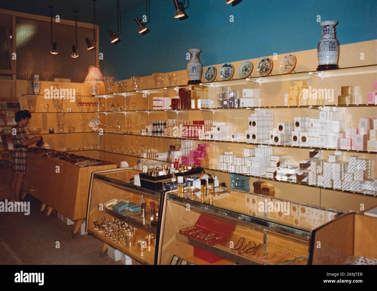 Paris - Annex Office Building - 1973, United States photographs Related ...