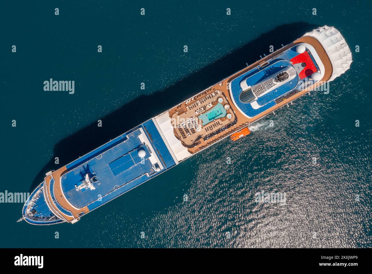 Top view of anchored cruise ship Stock Photo - Alamy