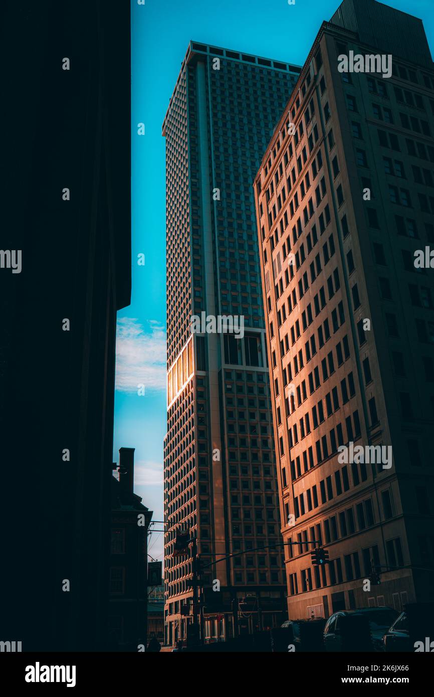 Skyscraper front hi-res stock photography and images - Alamy