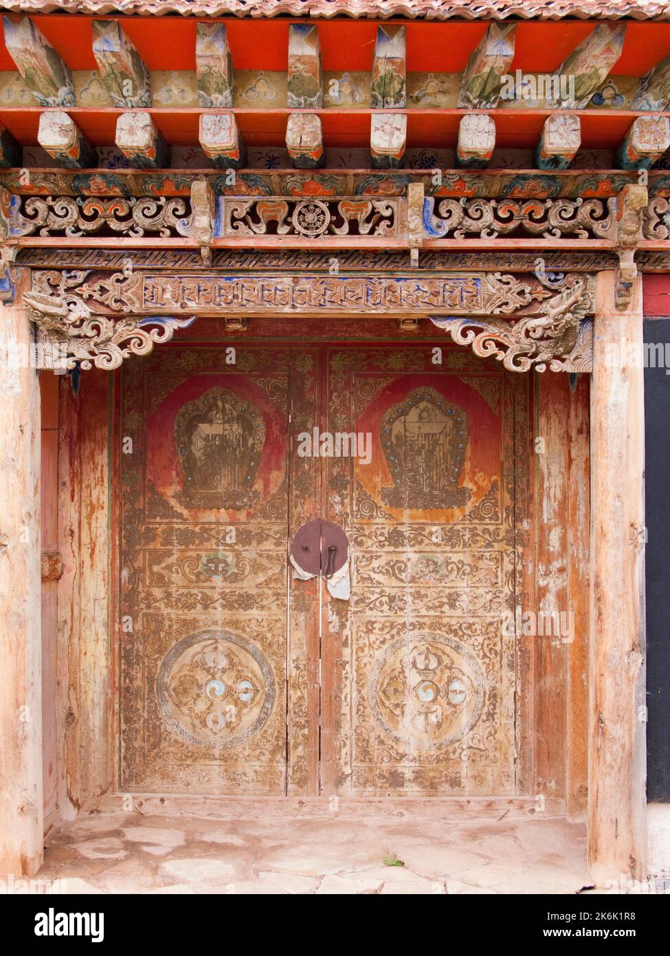 Wooden door of a buddhist monastery hi-res stock photography and images ...