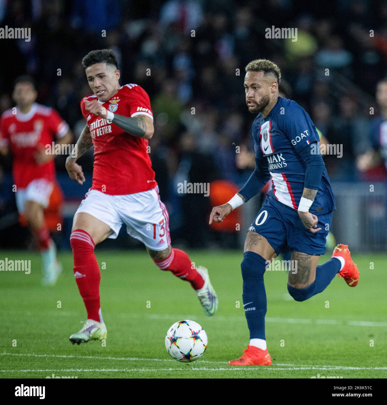 PARIS, FRANCE - OCTOBER 11: Neymar of Paris Saint-Germain and Enzo Fernandez of SL Benfica in ...
