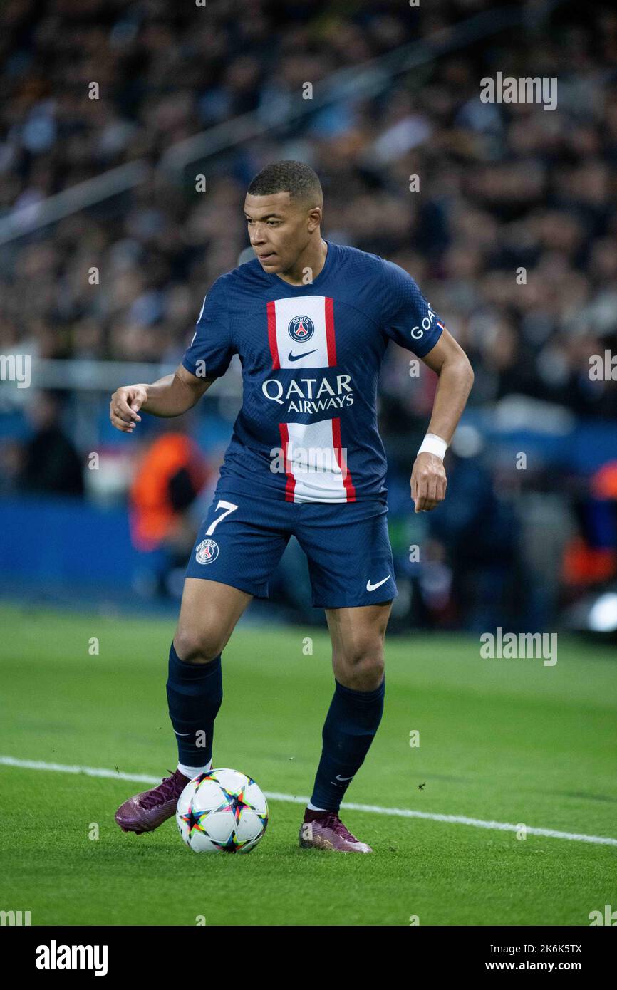 PARIS, FRANCE - OCTOBER 11: Kylian Mbappe of Paris Saint-Germain ...