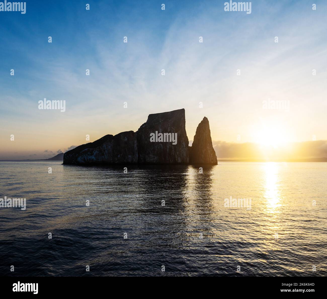 leon dormido, Roca León Dormido at sunrise, Galapagos islands, Ecuador ...