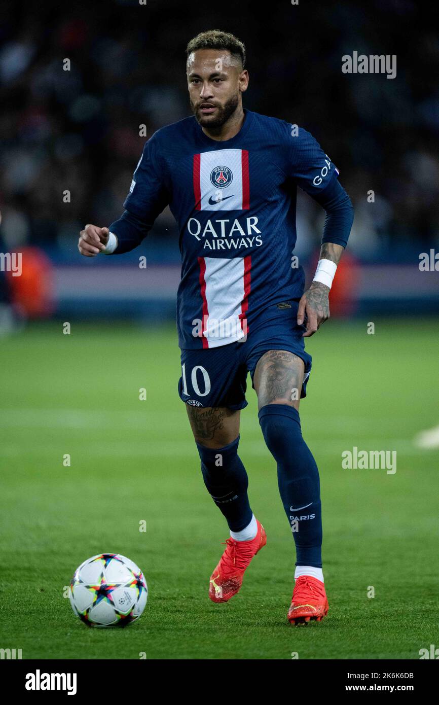 PARIS, FRANCE - OCTOBER 11: Neymar of Paris Saint-Germain during the ...
