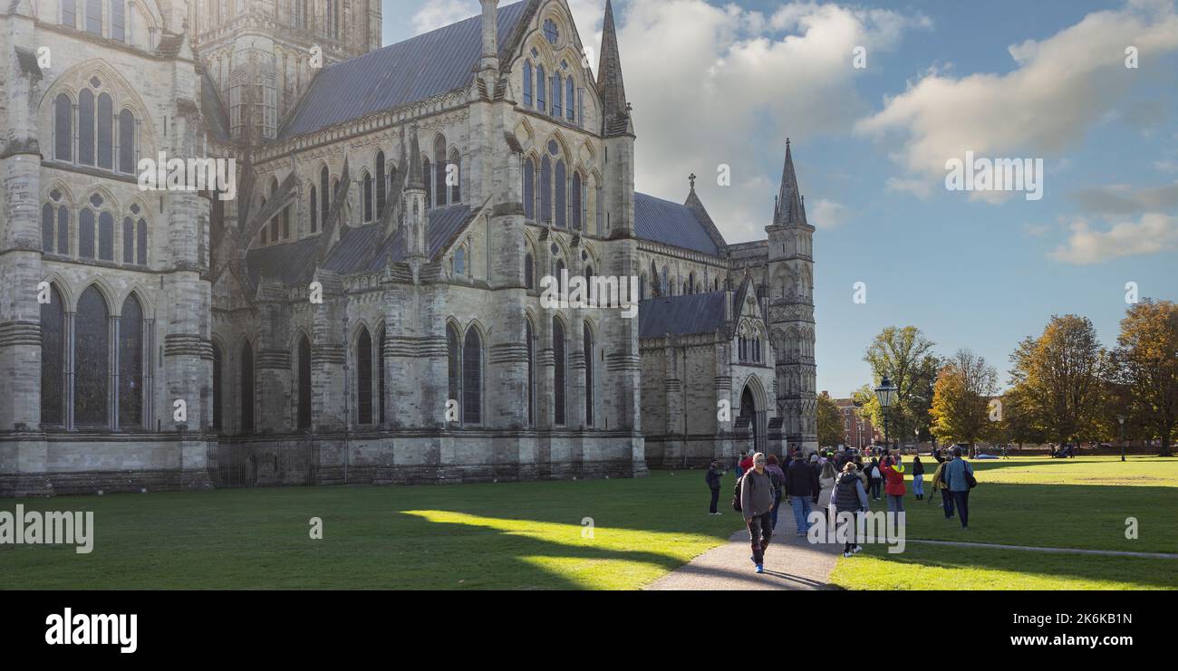 Salisbury Wiltshire, uk, 10, October, 2022, tourists gathering outside ...