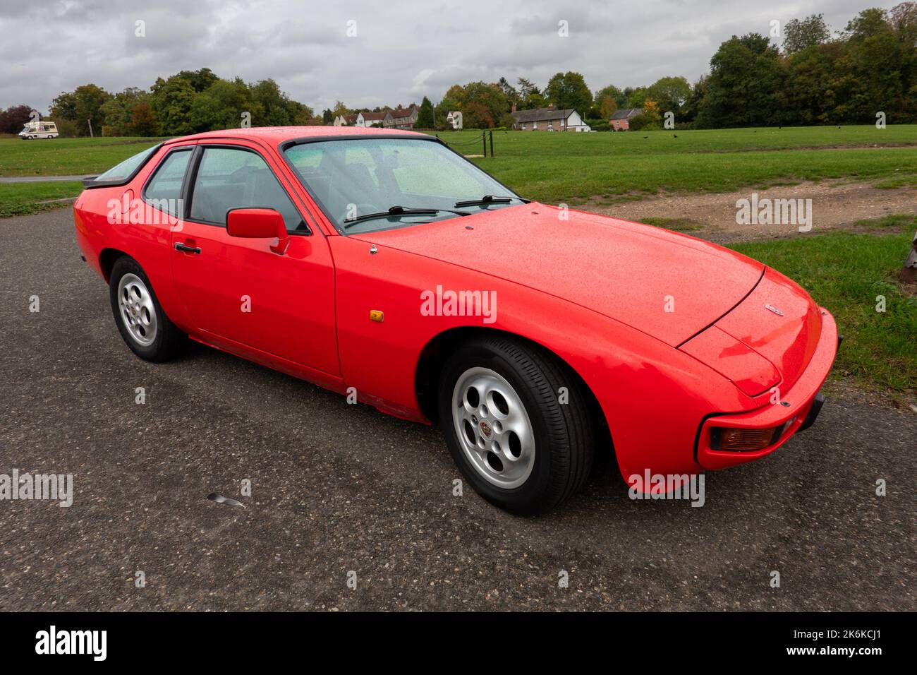 Porsche 924 red Stock Photo - Alamy