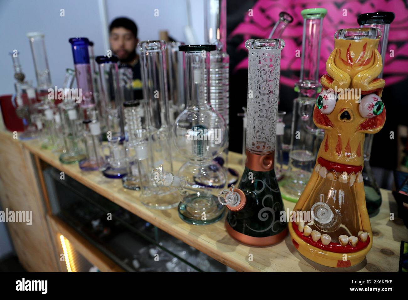 Marijuana paraphernalia hi-res stock photography and images - Alamy