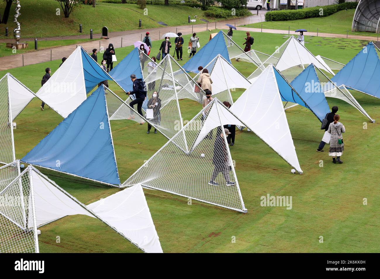 Tokyo, Japan. 14th Oct, 2022. A large installation "Sea Hammock" formed ...