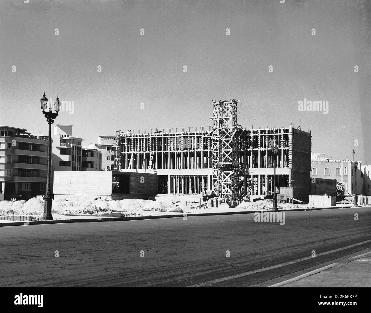 1950s office building hi-res stock photography and images - Alamy