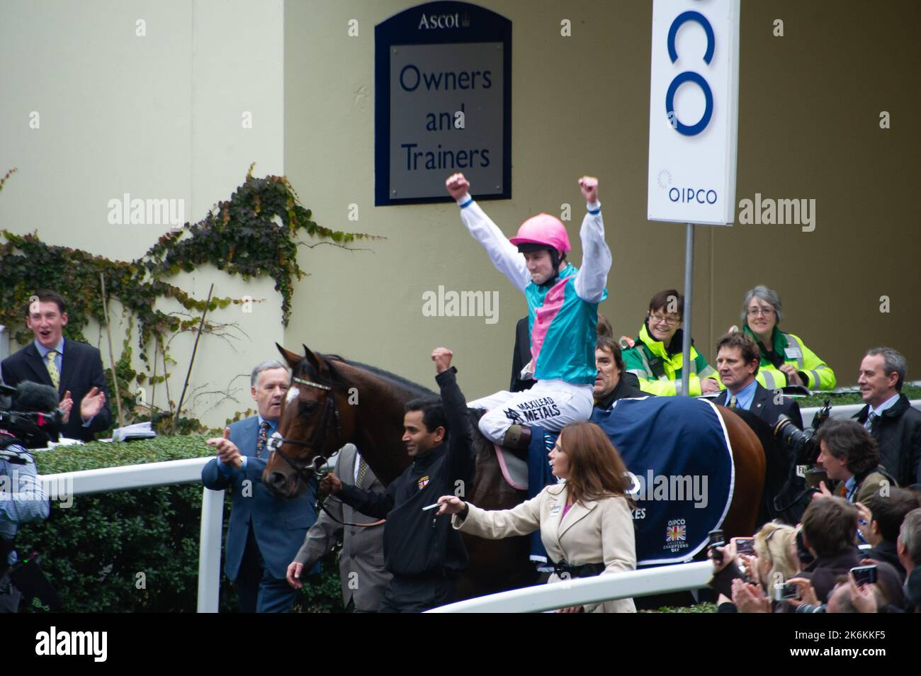 Jockey tom queally at ascot racecourse hi-res stock photography and ...
