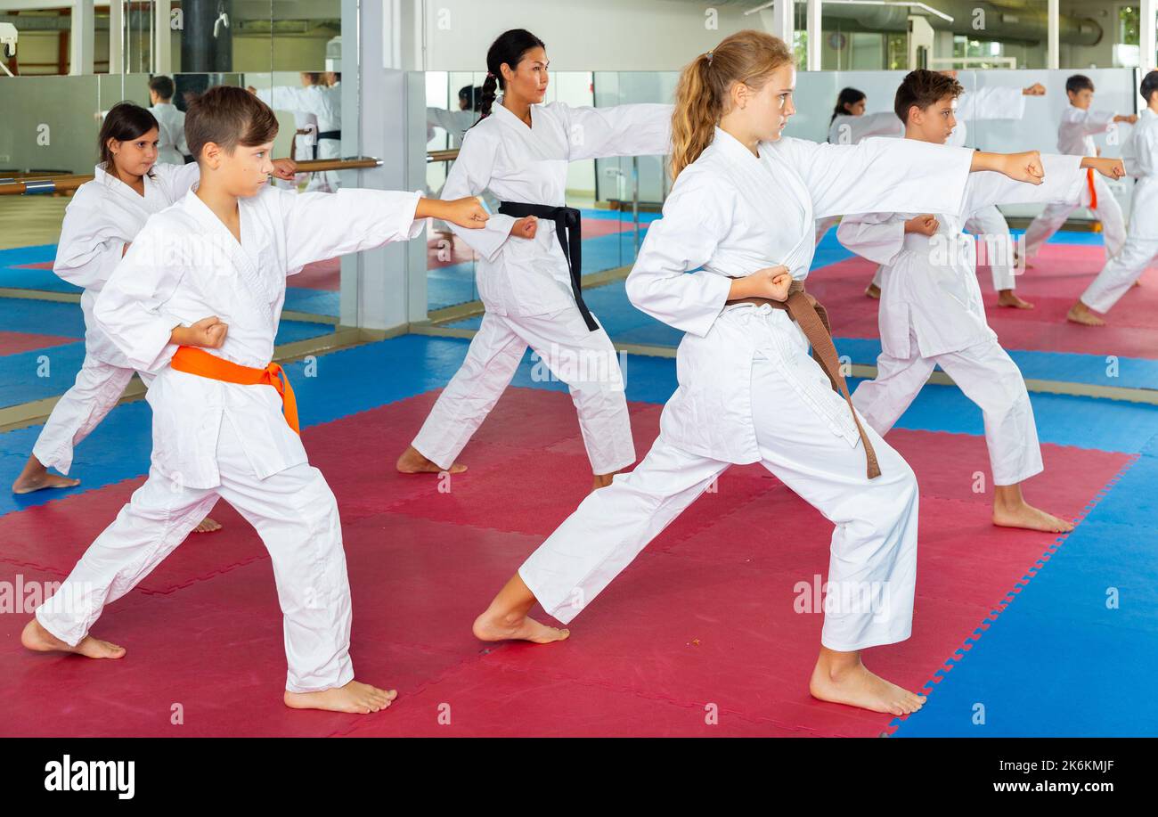 Asian girls skill hi-res stock photography and images - Alamy