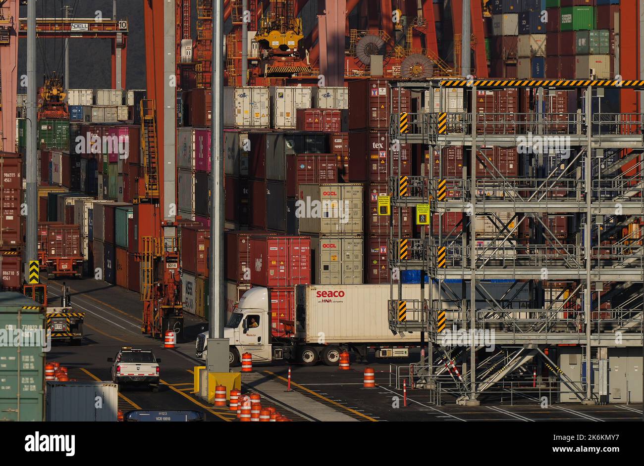 Canada. 14th Oct, 2022. A truck carries a cargo container at the Port ...