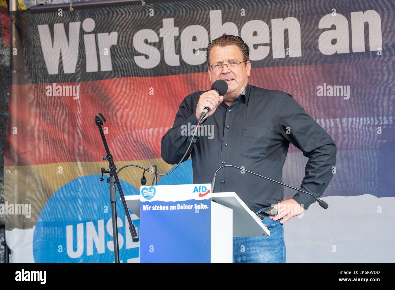 Stephan Brandner speaking about his concept for a solution to the ...