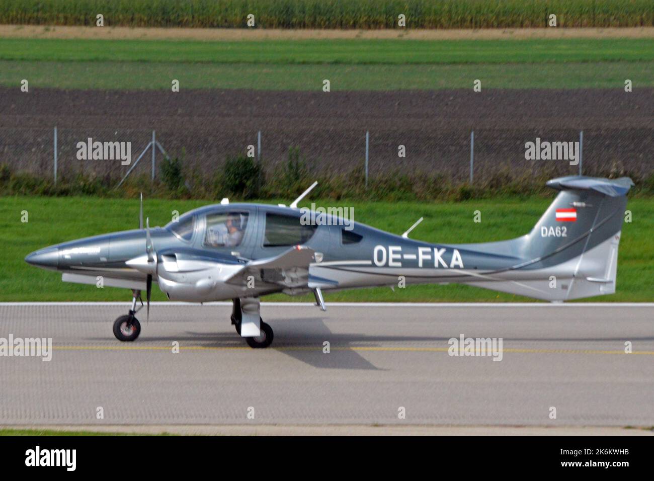 Diamond aircraft da 62 hi-res stock photography and images - Alamy