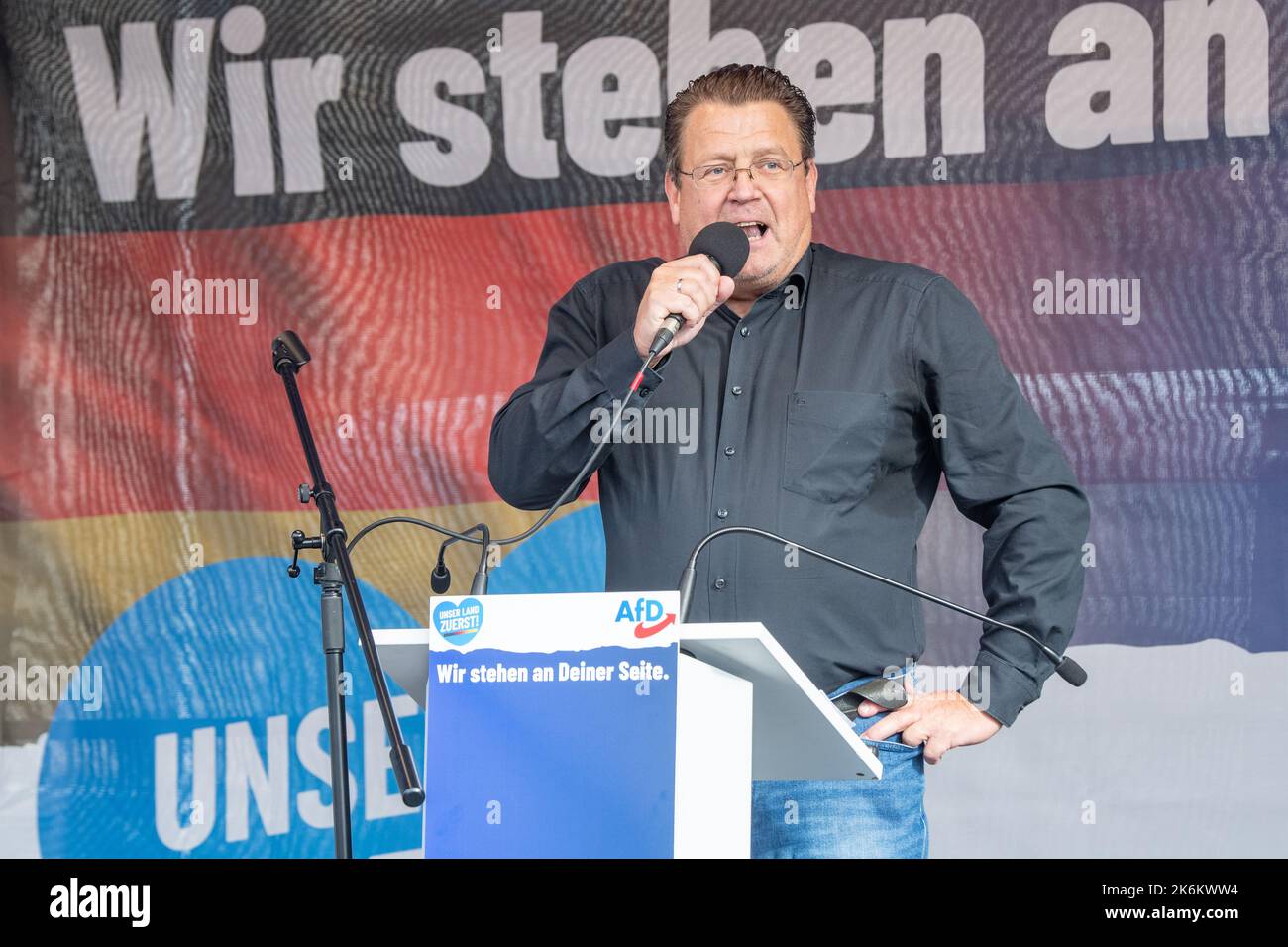 Stephan Brandner speaking about his concept for a solution to the ...