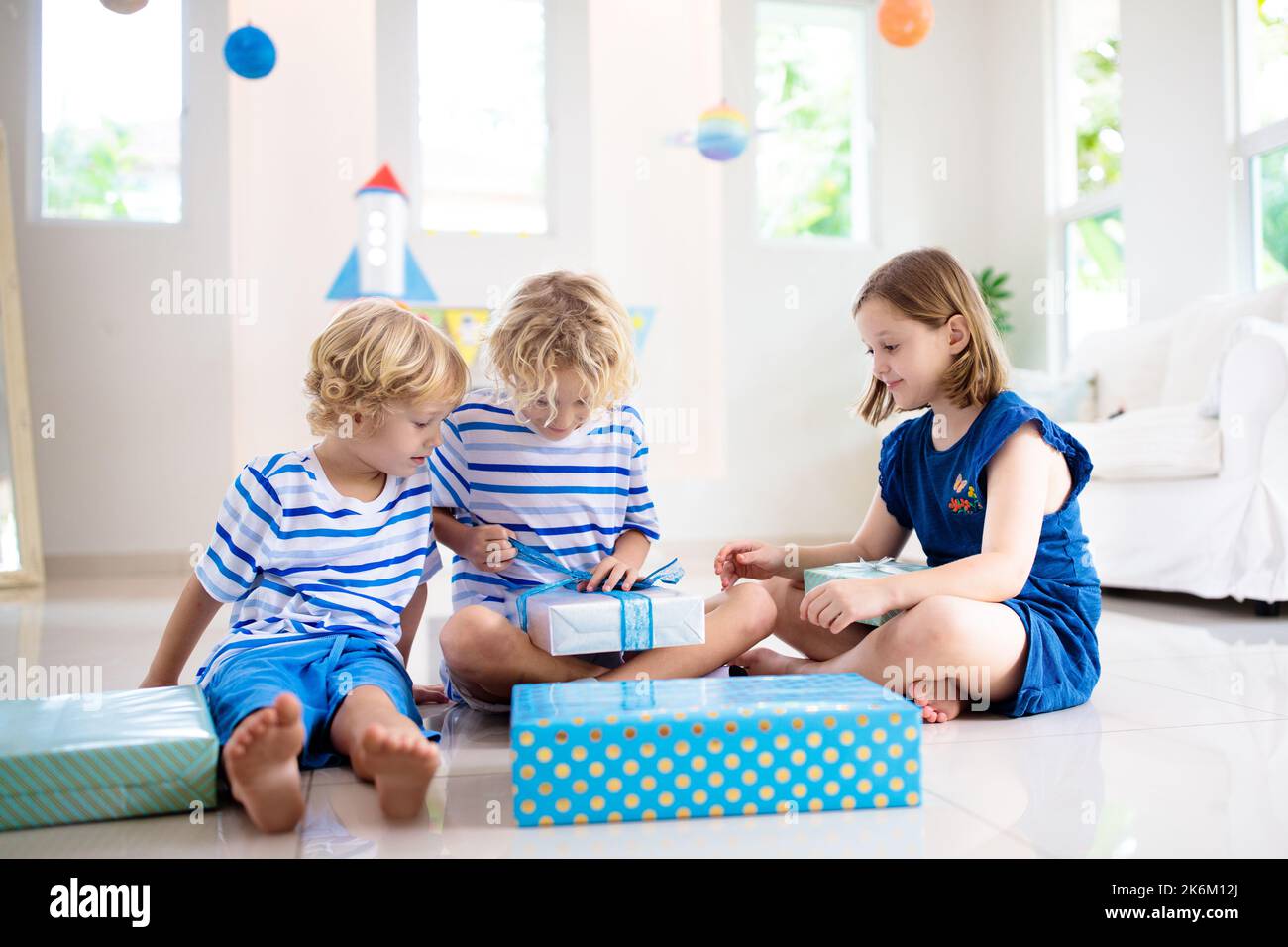 Solar system planets for kids hi-res stock photography and images - Alamy