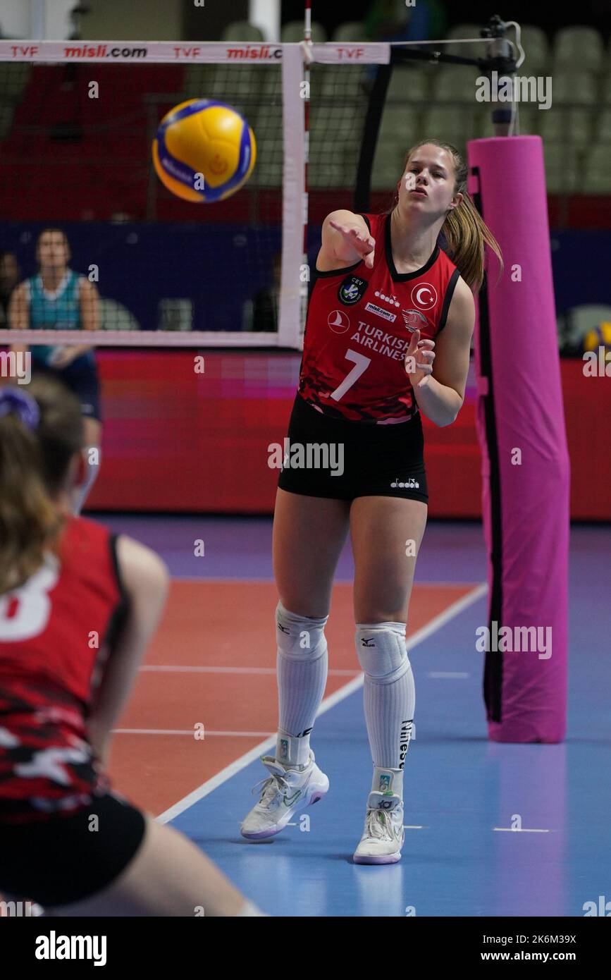 ISTANBUL, TURKEY - APRIL 02, 2022: Kiera Van Ryk in Turk Hava Yollari ...