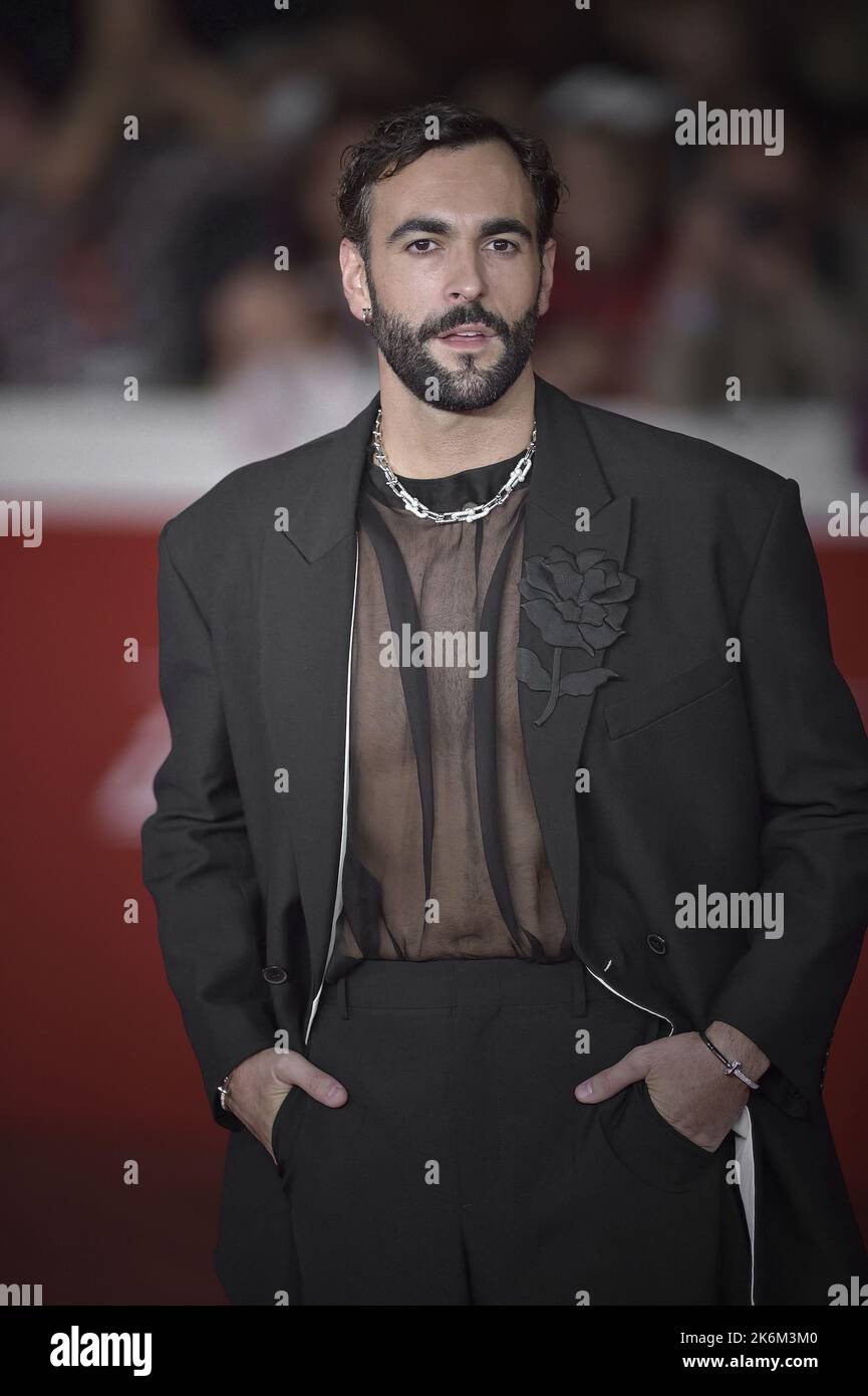Marco mengoni live 2022 hi-res stock photography and images - Alamy