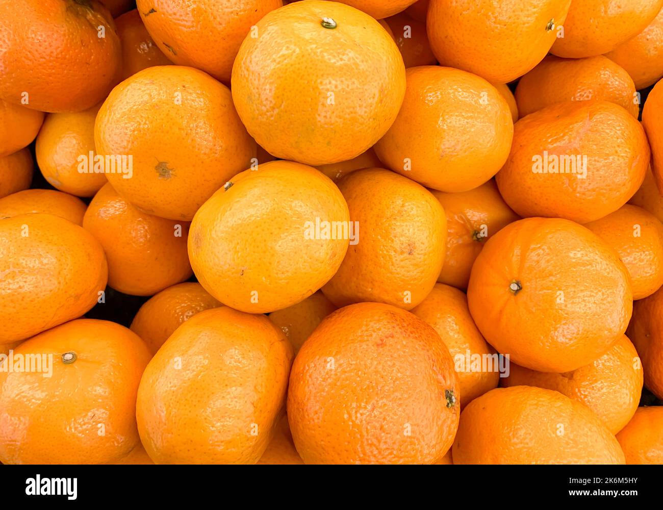 Stack oranges in grocery store hi-res stock photography and images - Alamy