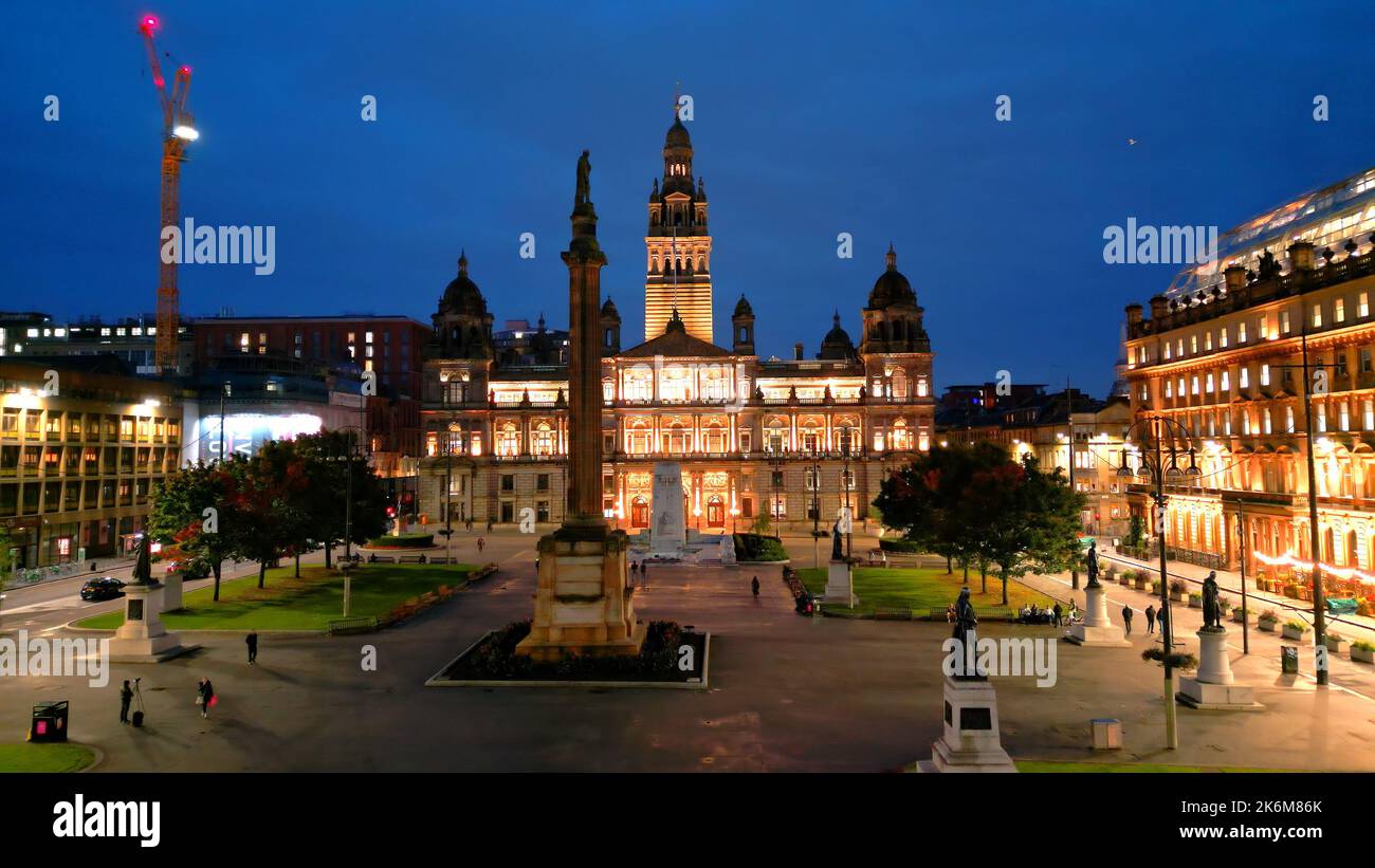 Flight over edinburgh old town hi-res stock photography and images - Alamy