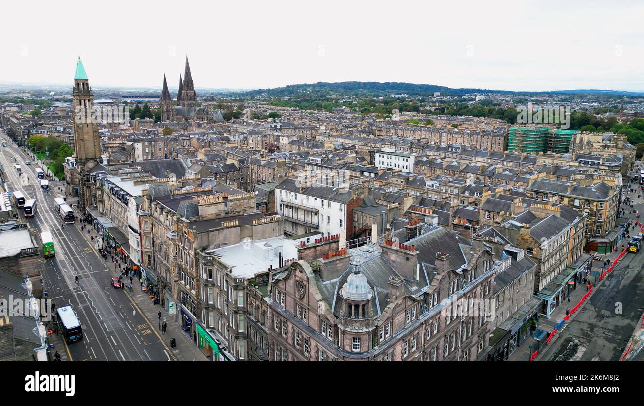 Aerial view over edinburgh castle hi-res stock photography and images ...
