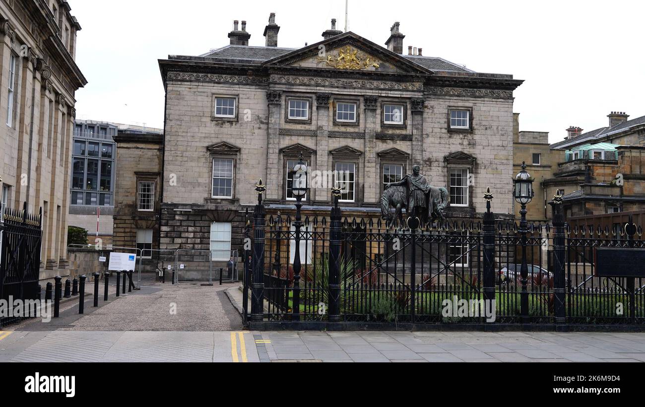 Edinburgh savings bank building hi-res stock photography and images - Alamy