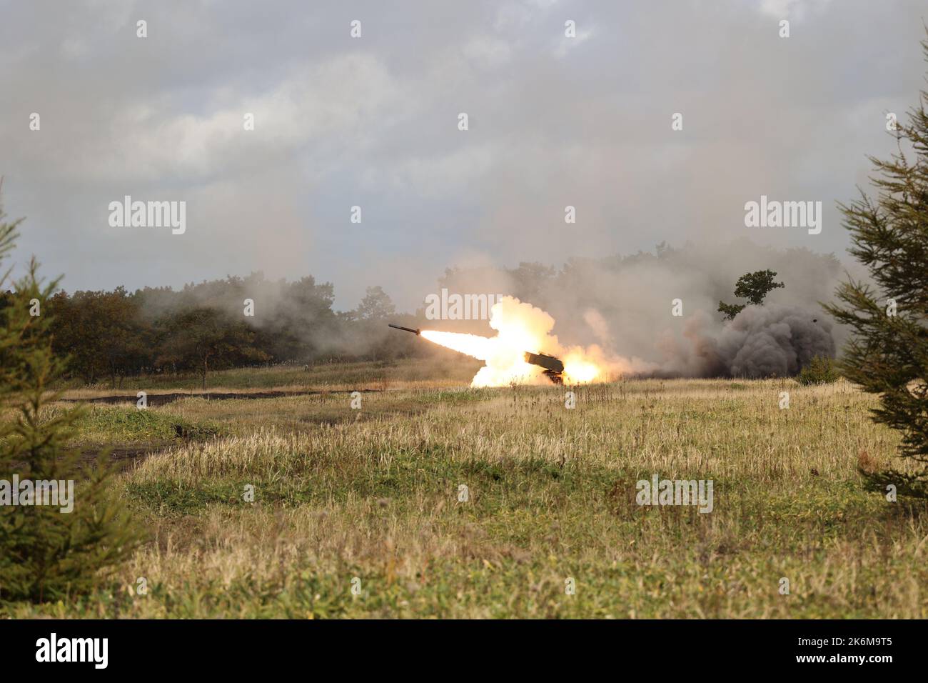 Resolutedragon hi-res stock photography and images - Alamy