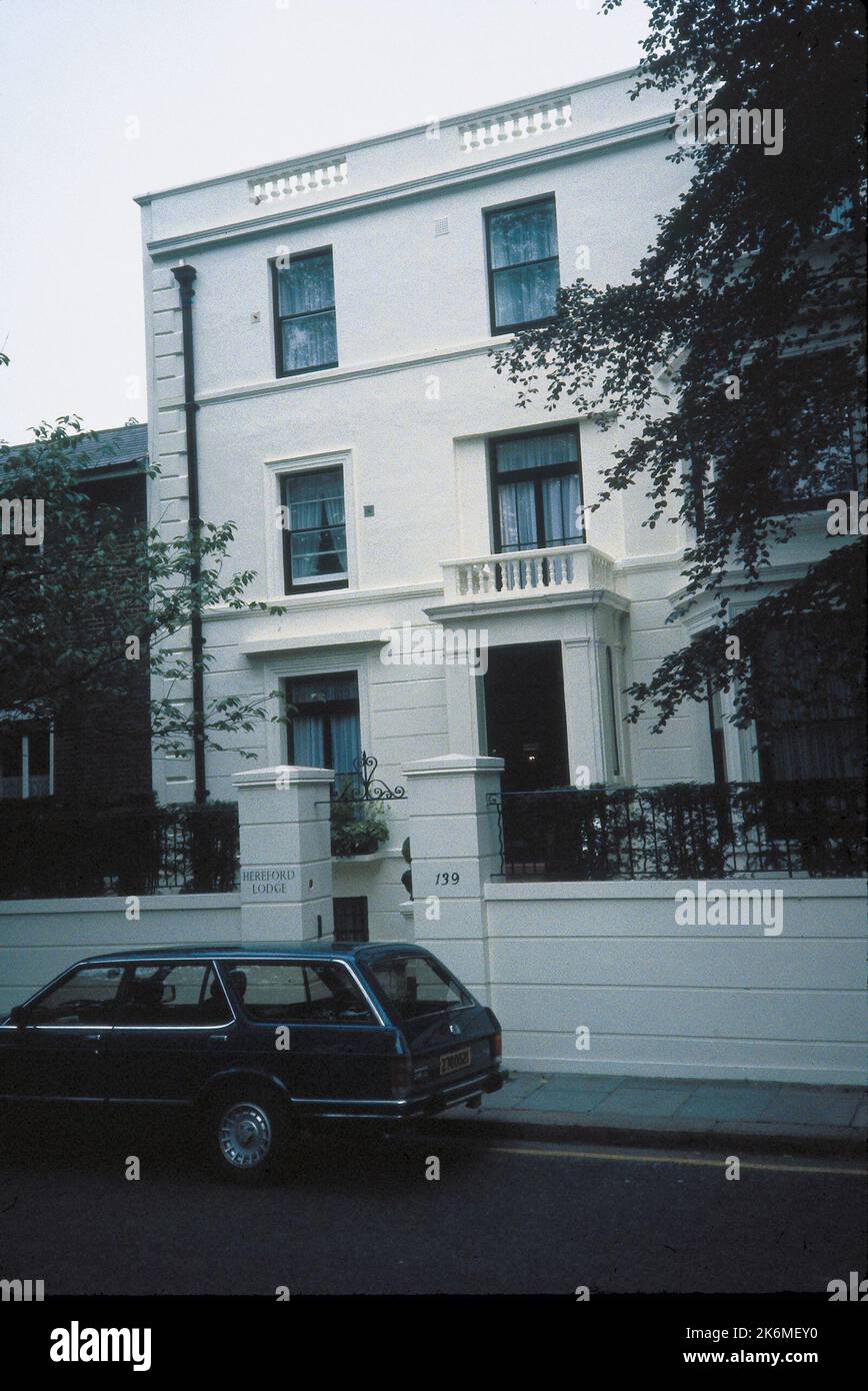 London heritage diplomatic architecture hi-res stock photography and ...