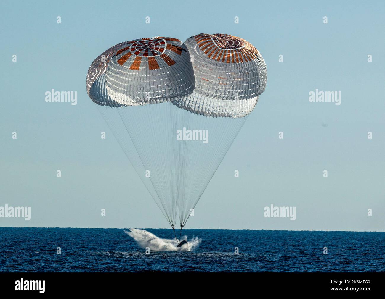 Spacex crew capsule hi-res stock photography and images - Alamy